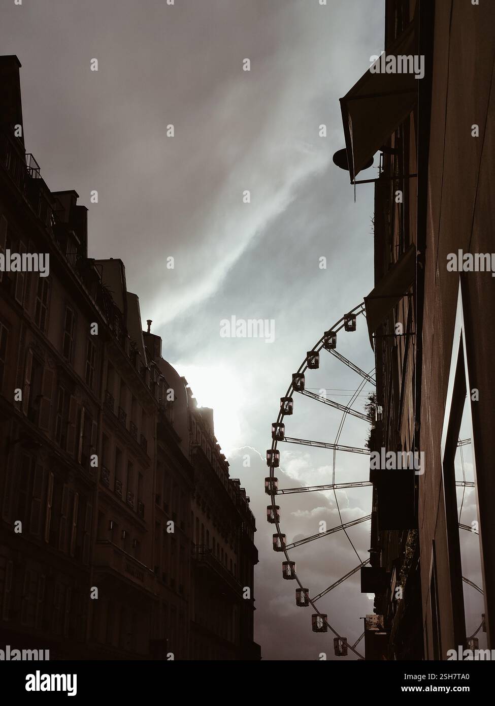 Aerial plan paris hi-res stock photography and images - Alamy