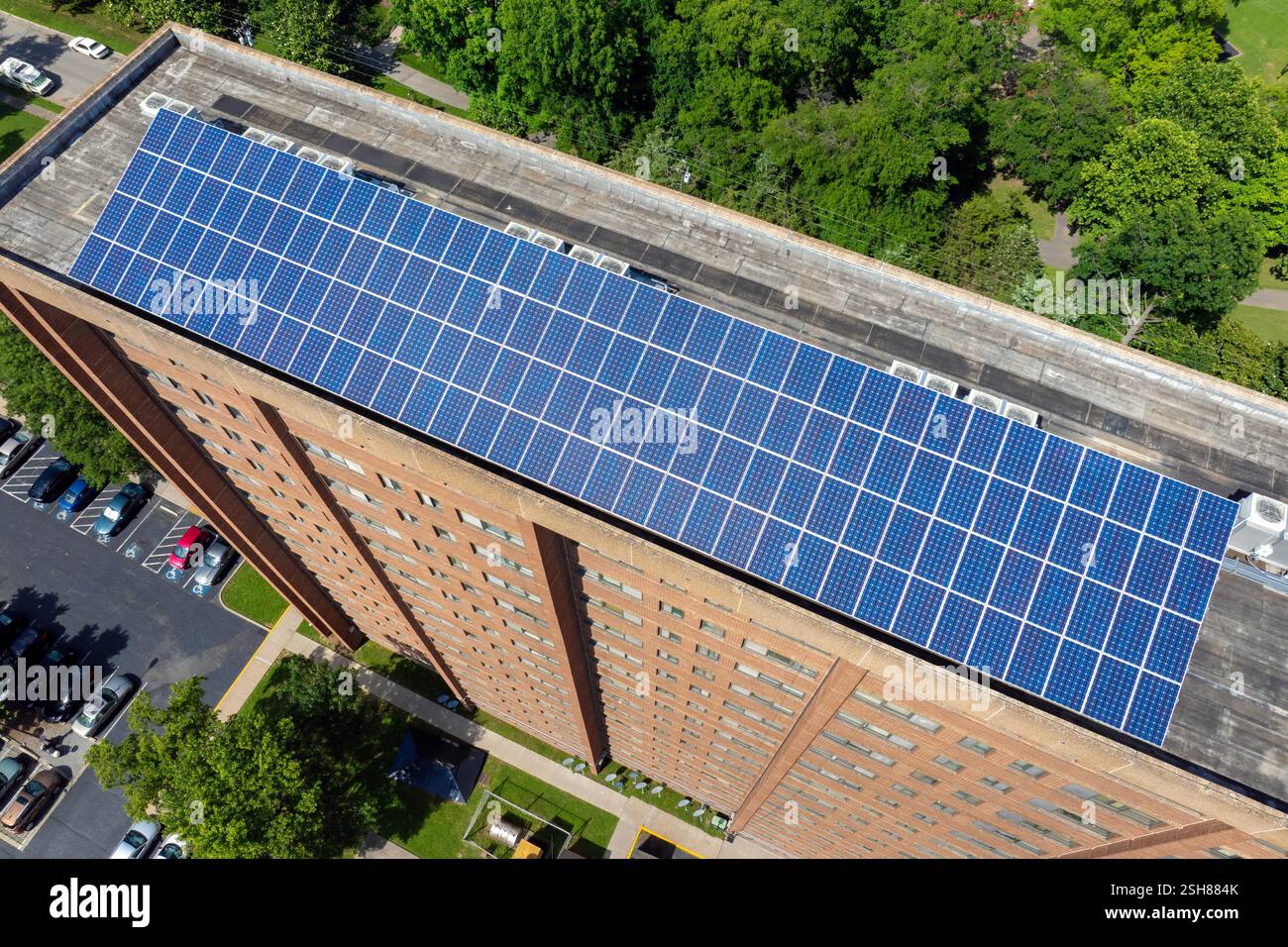 Solar rooftop on apartment condo building in Nashville, Tennessee ...