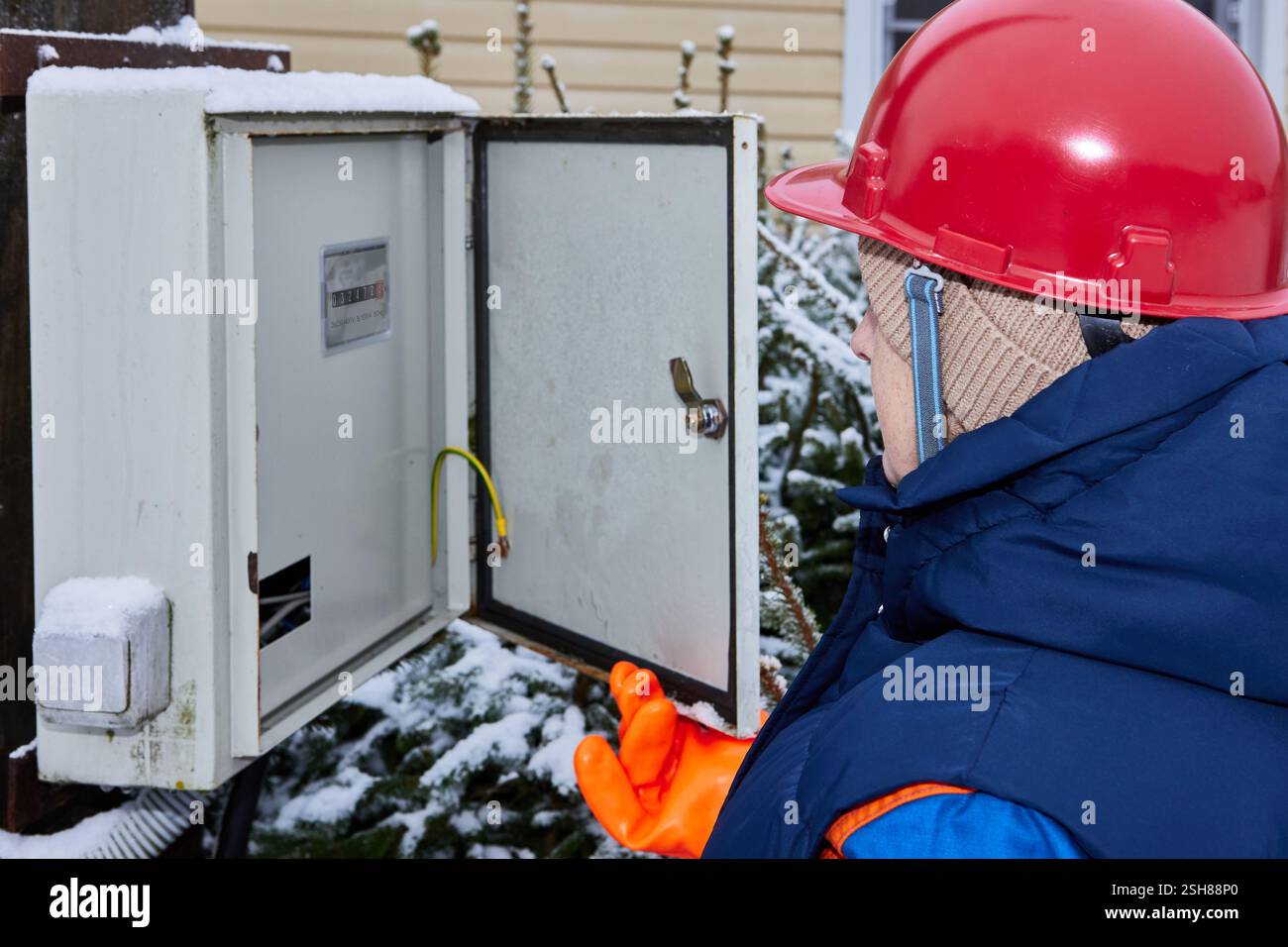 Electric company meter on hi-res stock photography and images - Alamy