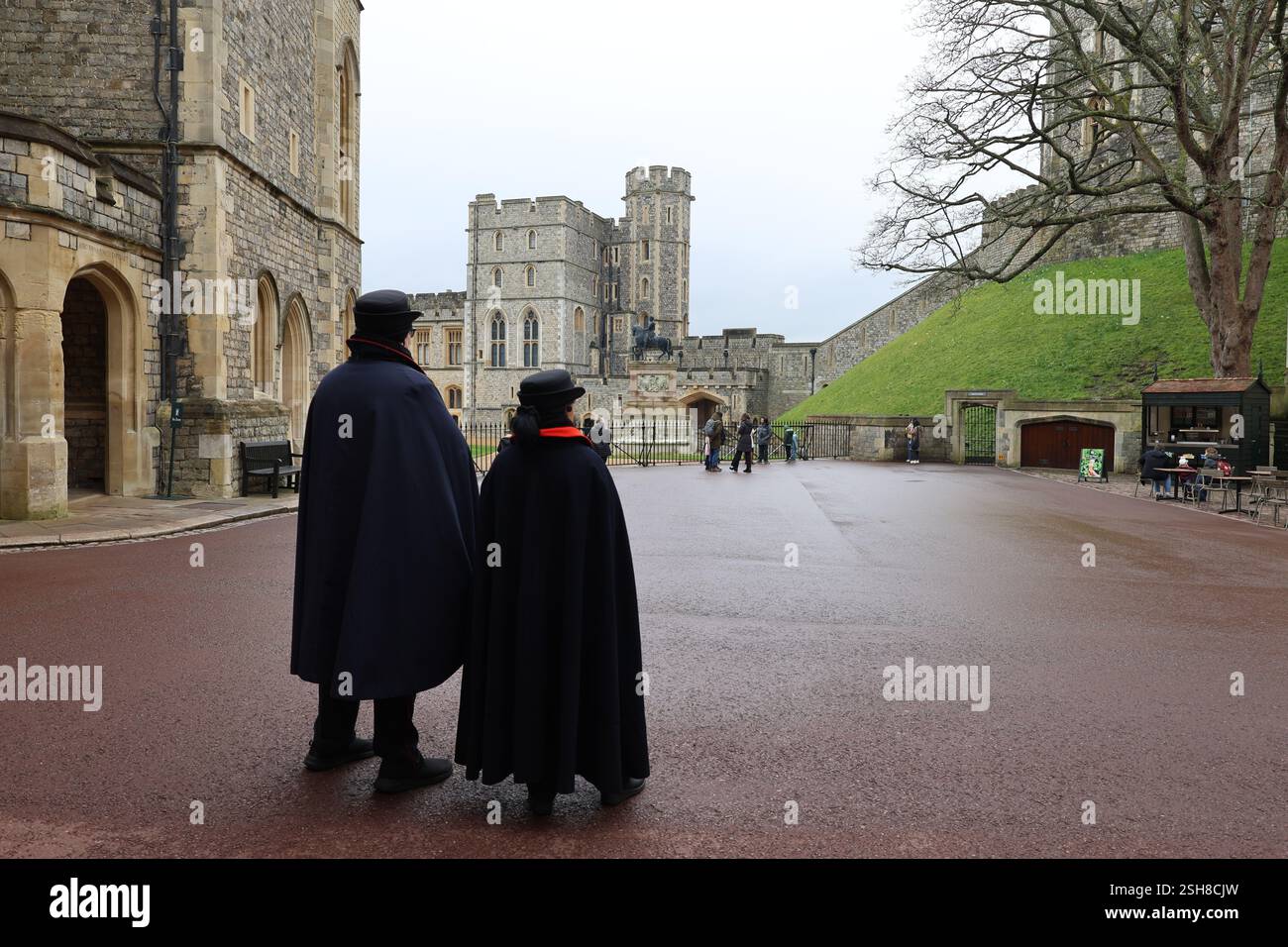 Workers visit castle hi-res stock photography and images - Alamy