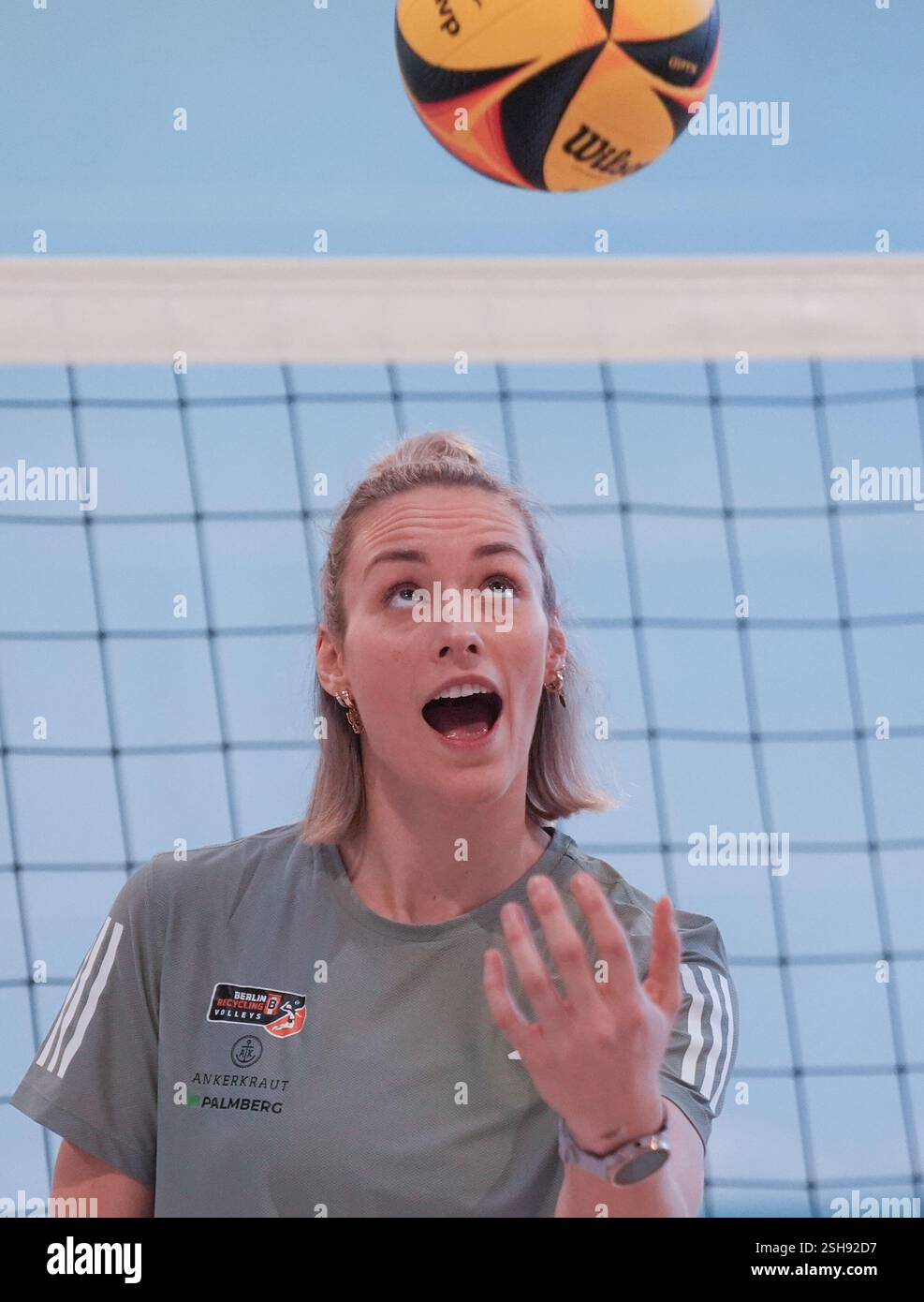 Hamburg, Germany. 10th Feb, 2025. Beach volleyball: Media Beach Day ...