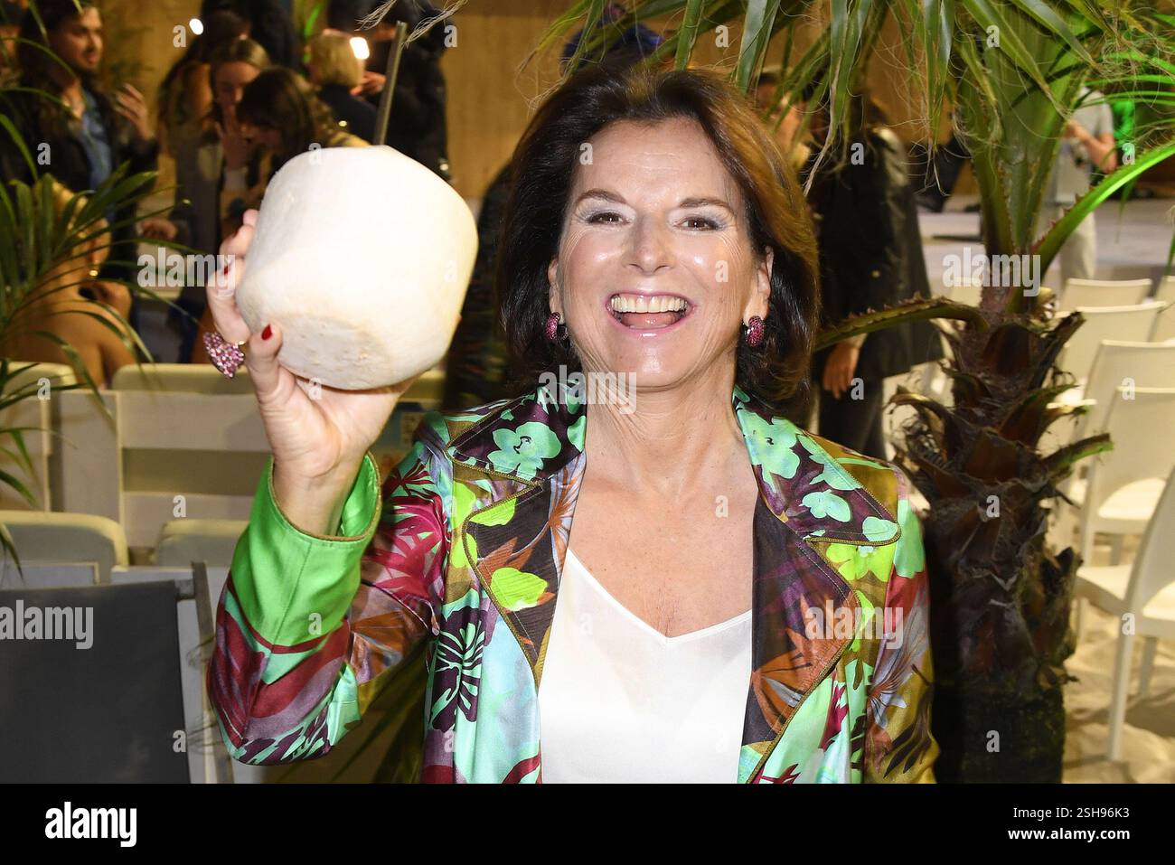 Claudia Obert bei der Premiere zum Start der Realityshow „Promis unter ...