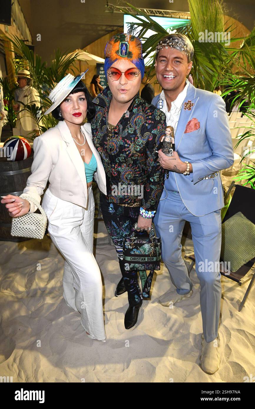 Pauline Stolze, Julian F. M. Stoeckel und Marcell Damaschke bei der ...