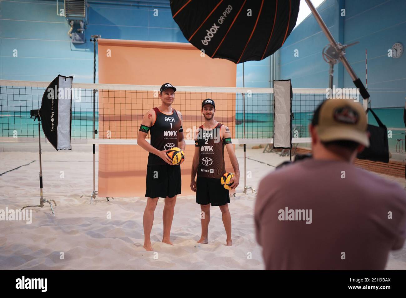 Hamburg, Germany. 10th Feb, 2025. Beach volleyball: Media Beach Day with the German national ...