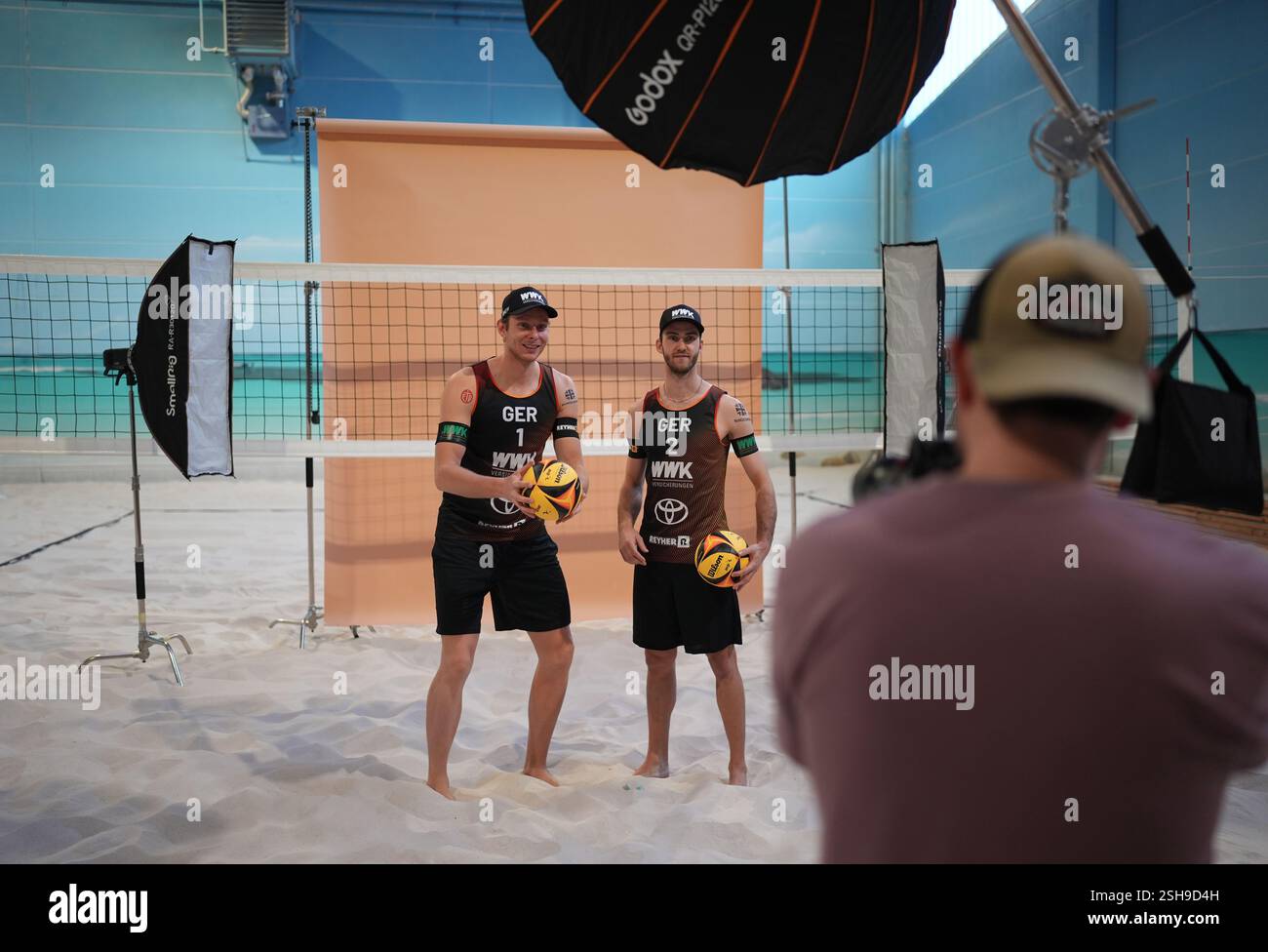 Hamburg, Germany. 10th Feb, 2025. Beach volleyball: Media Beach Day with the German national ...