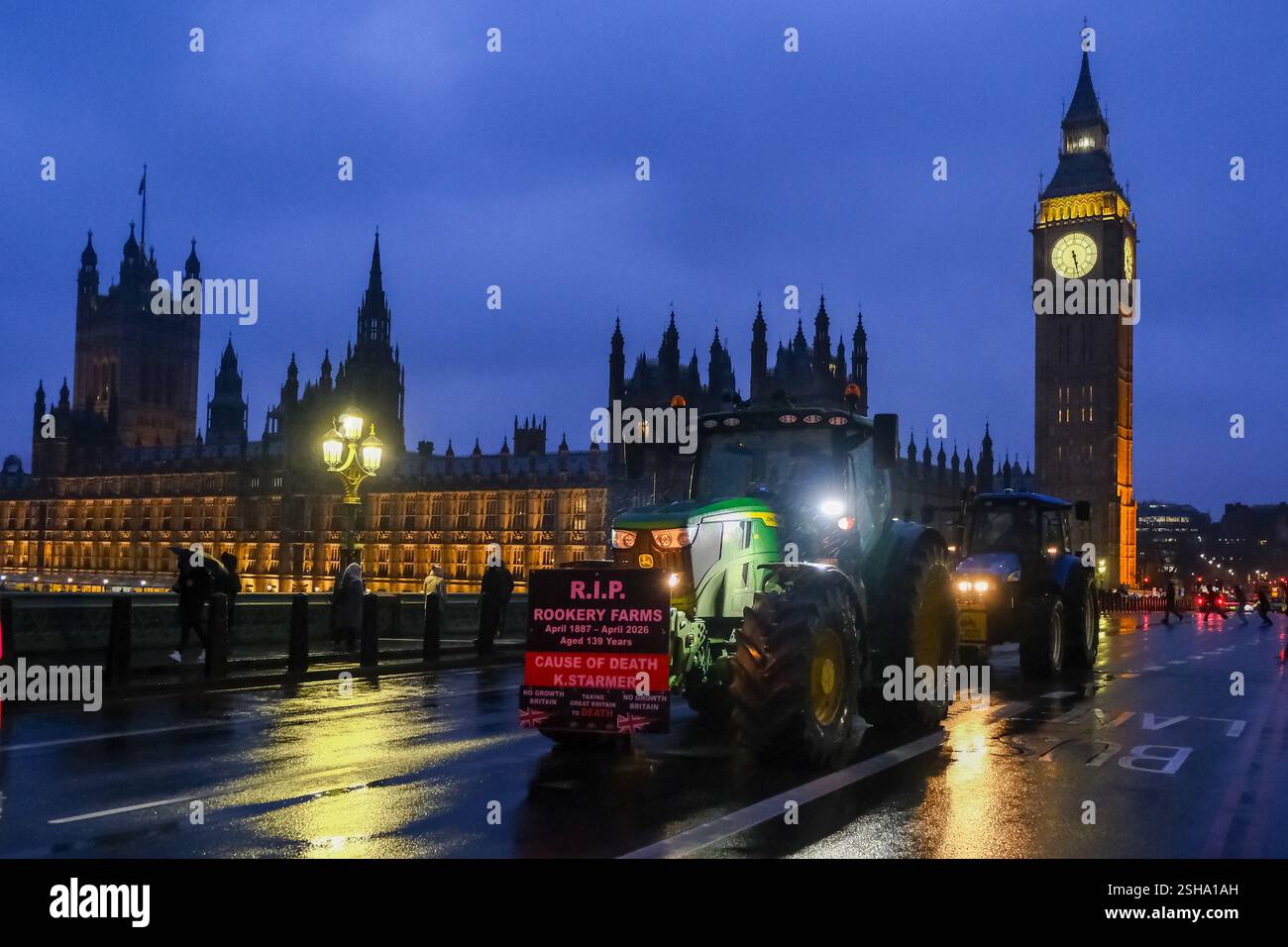 Tractors westminster bridge hi-res stock photography and images - Alamy