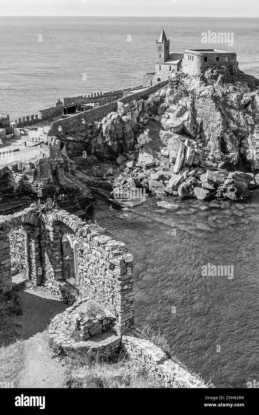 Cinque terre tourist attraction historic Black and White Stock Photos ...