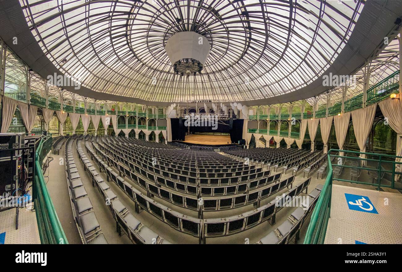 Inside the Wire Opera House (Opera de Arame) in Pedreiras Park ...