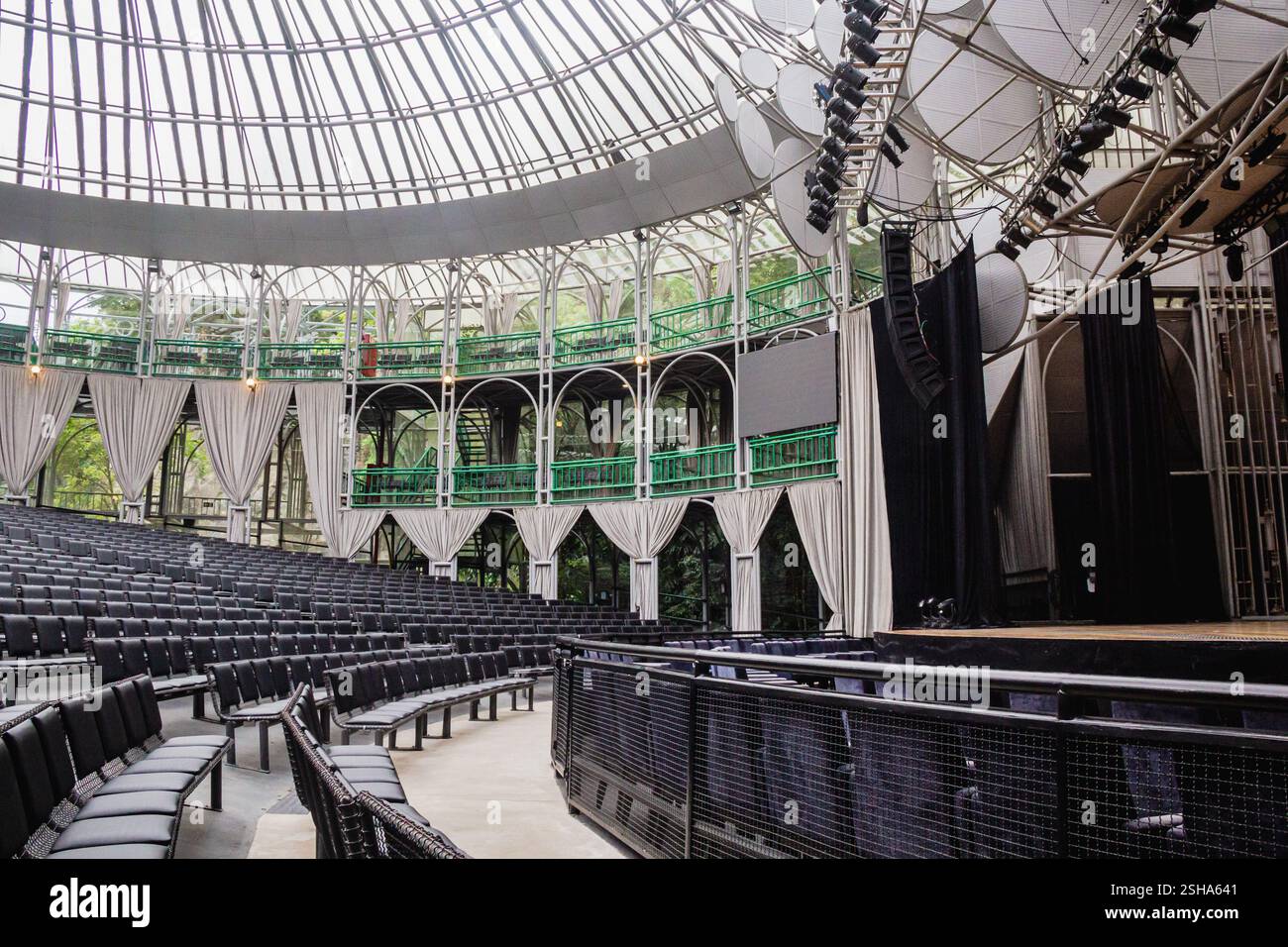 Inside the Wire Opera House (Opera de Arame) in Pedreiras Park ...
