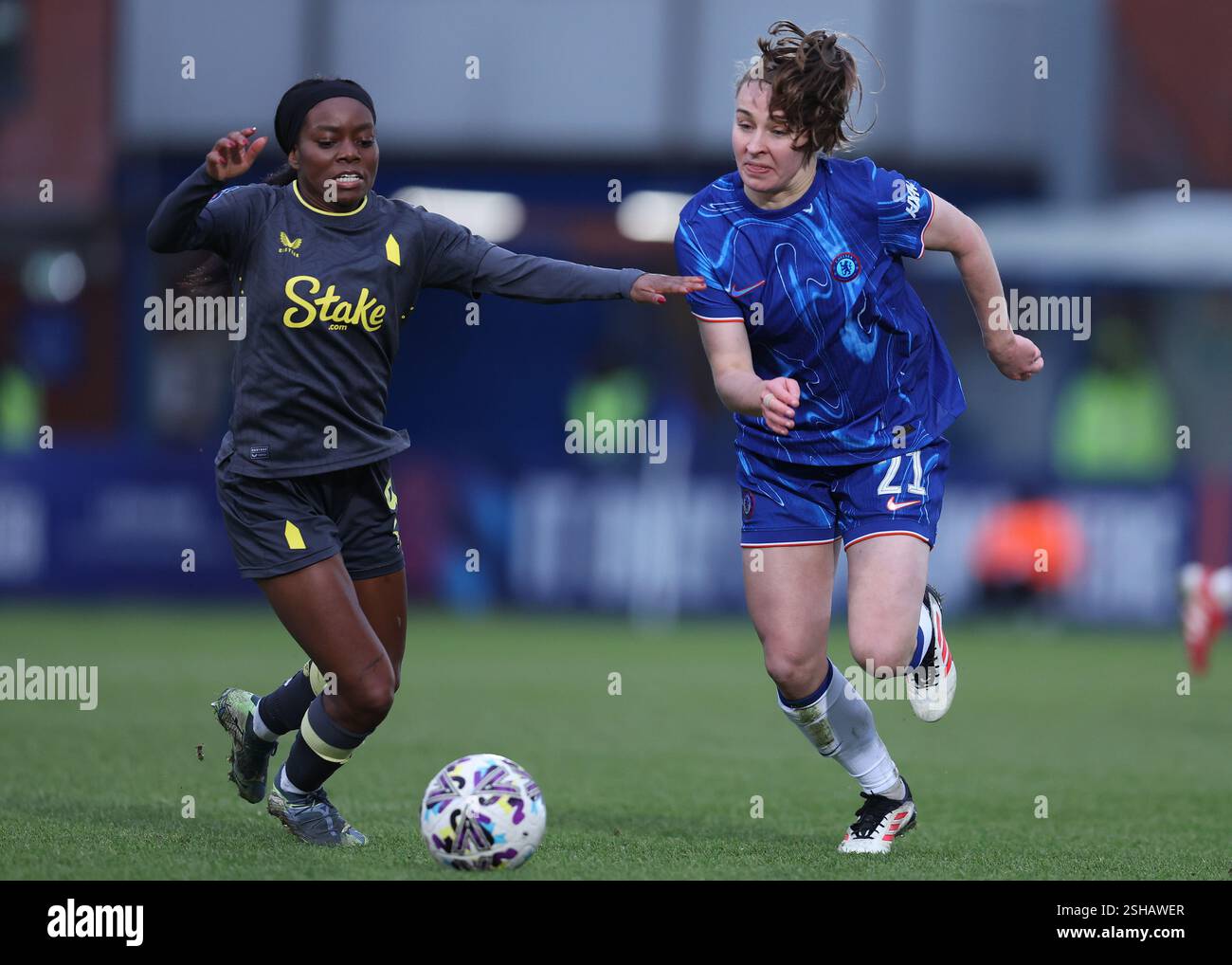 Kington Upon Thames, UK. 9th Feb, 2025. Toni Payne of Everton and Niamh ...