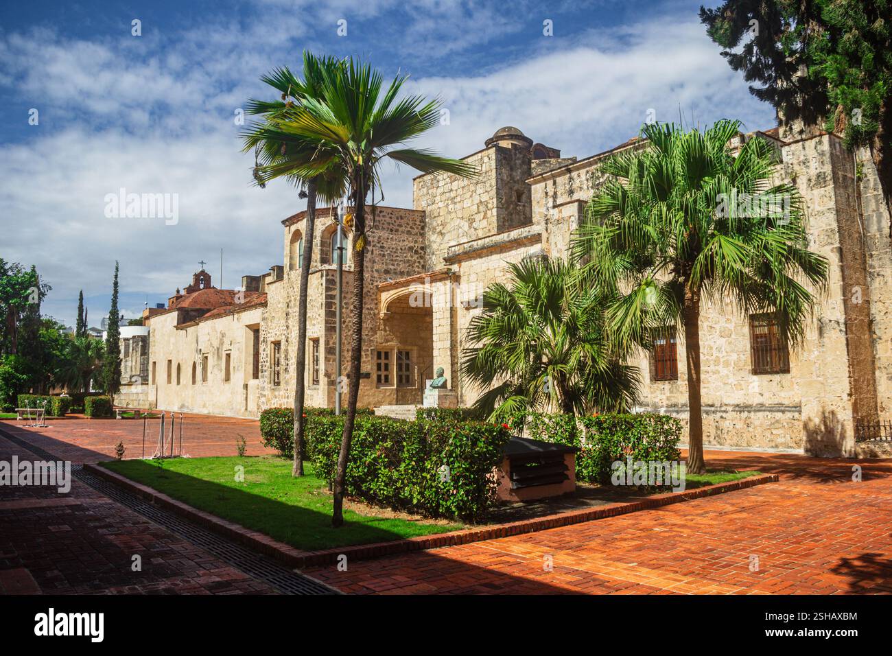 Cathedral at Columbus Park (Parque Colón) - Santo Domingo, Dominican ...