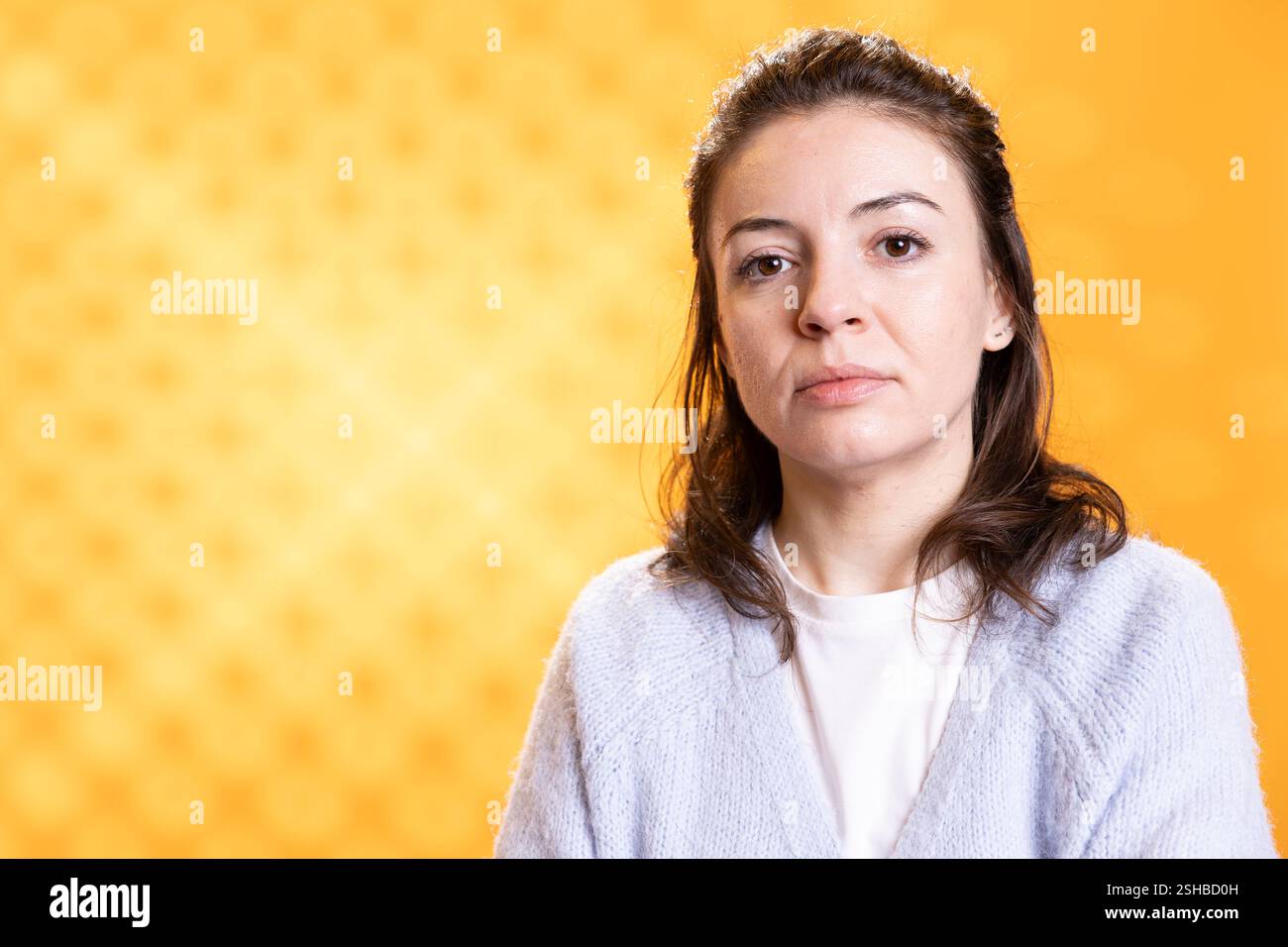 Portrait of cheerful woman posing, feeling pleased and relaxed ...
