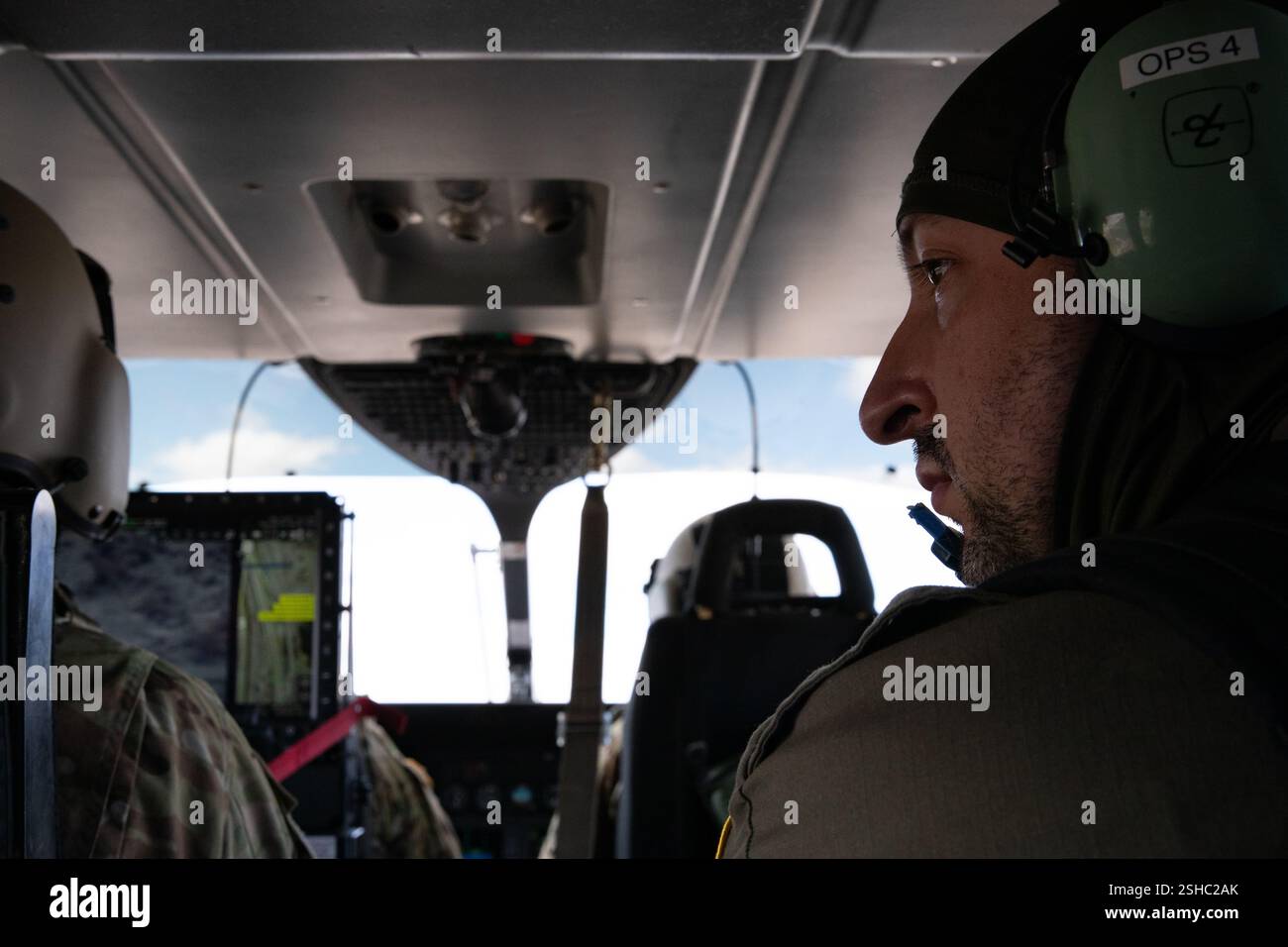 U.S. Soldiers with B Company, 3rd Battalion, 140th Aviation Regiment ...