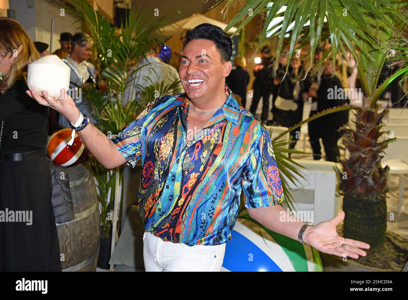 Matthias Mangiapane bei der PROMIS UNTER PALMEN Premiere im BeachMitte ...