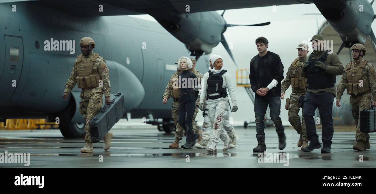 THE RECRUIT, from left: Maddie Hasson, Angel Parker, Noah Centineo ...