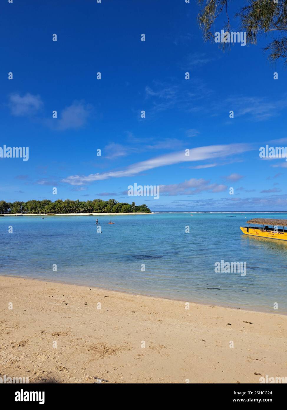 Island lagoon muri beach smartphone stock photos and images - Alamy