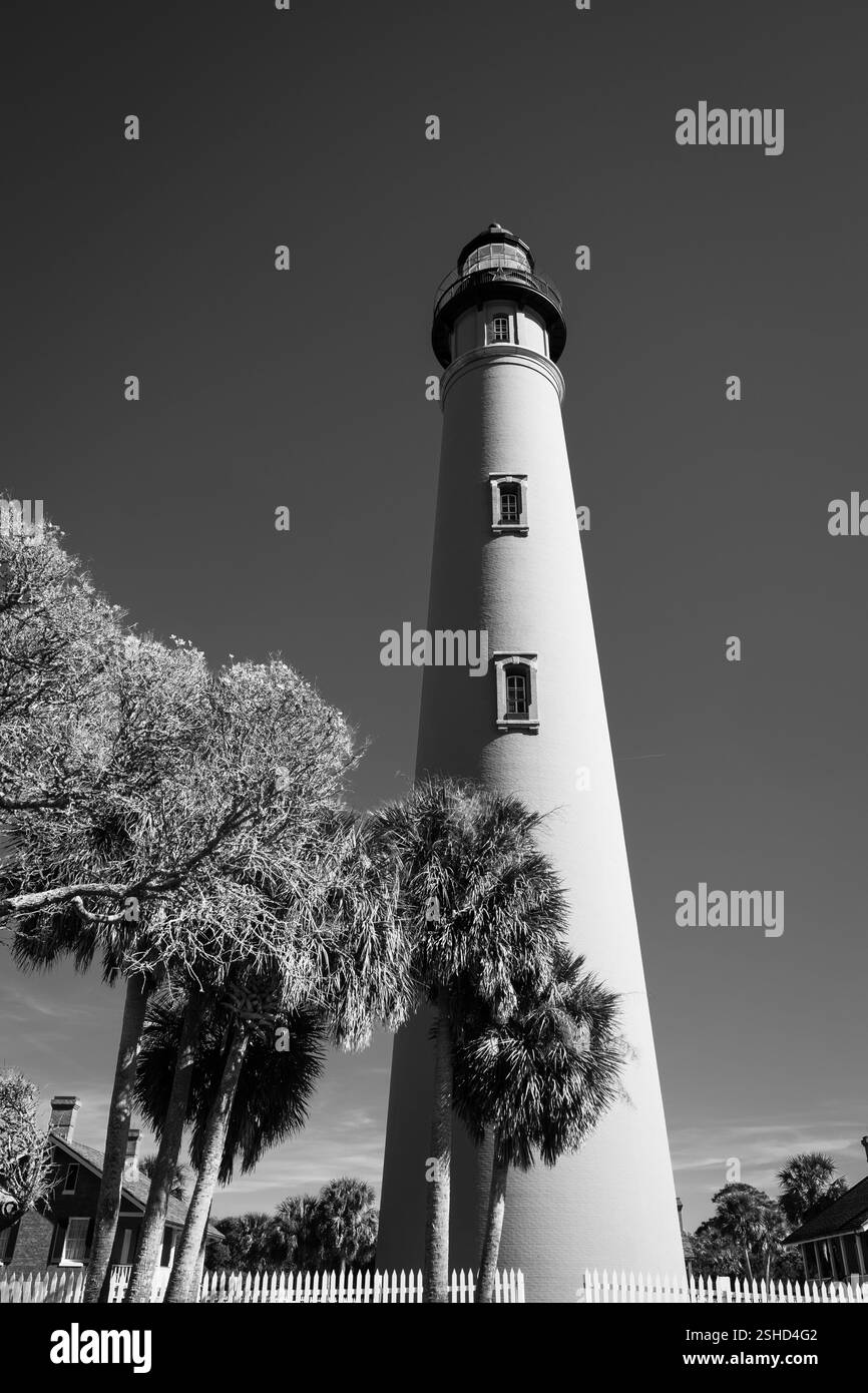 Lighthouse towers above Florida landscape Stock Photo - Alamy