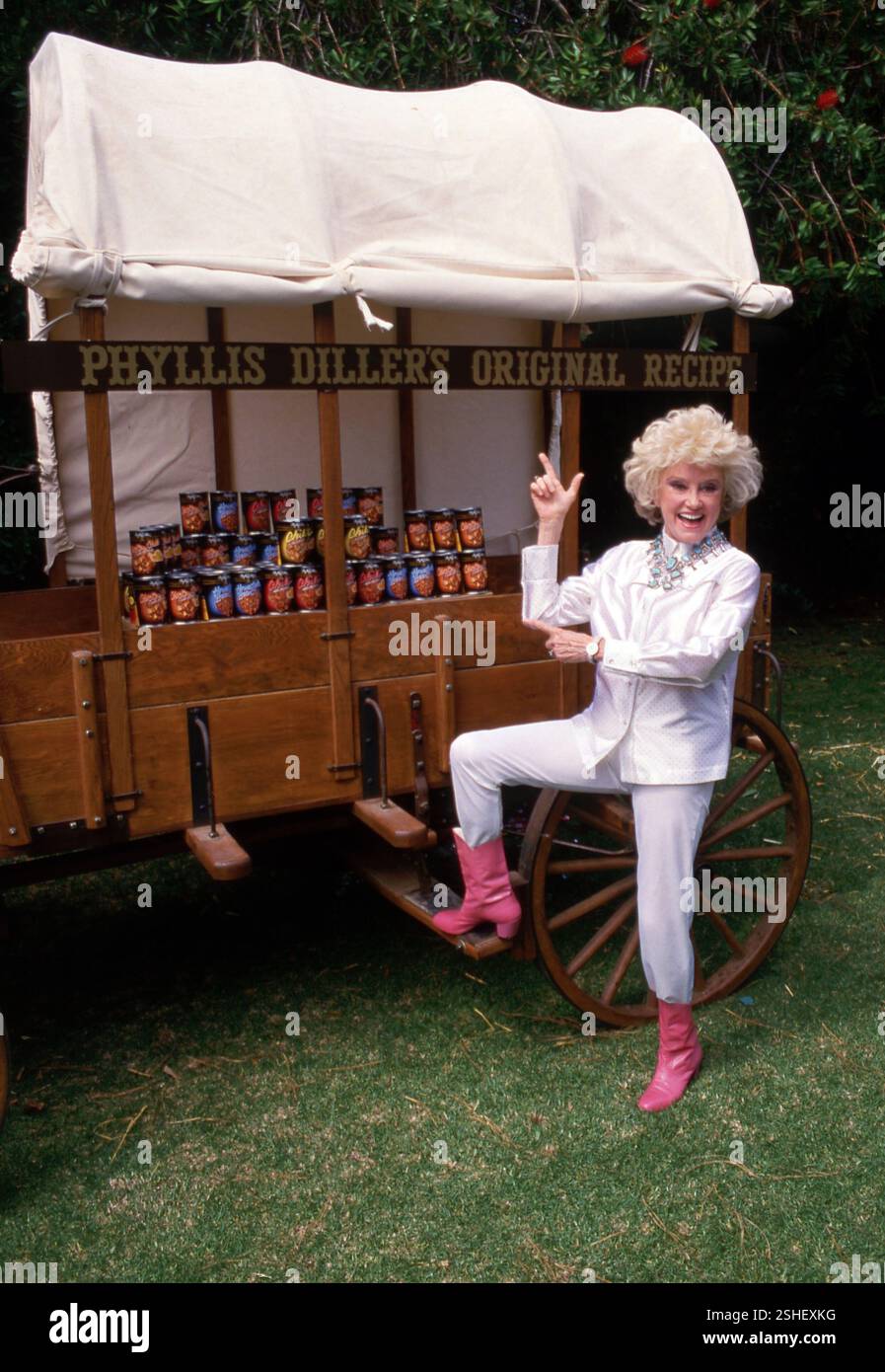 Phyllis Diller promoting her new line of food September 15, 1987 ...