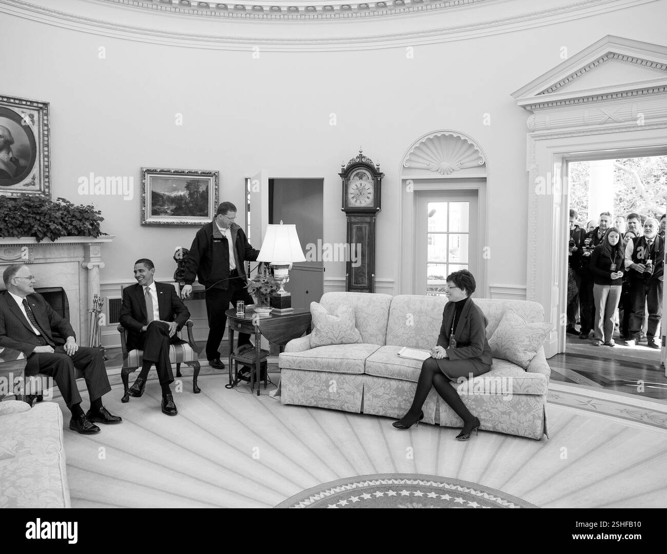 President Barack Obama meets with Governor Jim Douglas of Vermont about ...
