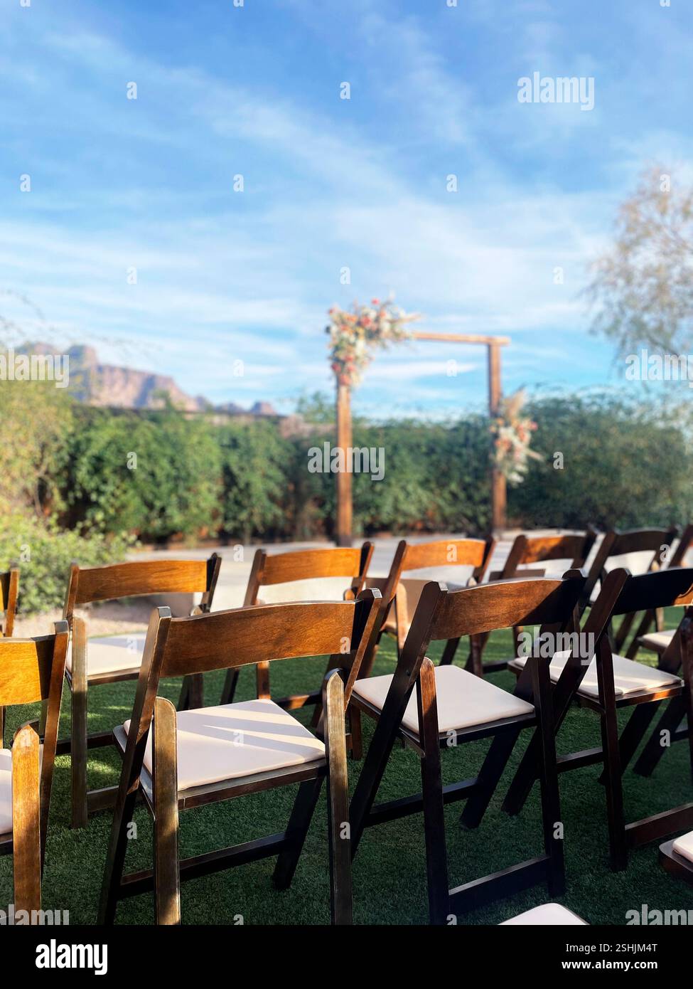 Outdoor Wedding Ceremony Altar Stock Photo - Alamy