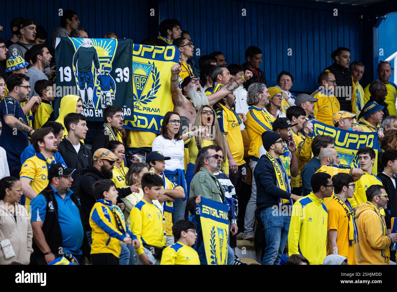 Cascais, Portugal. 09th Feb, 2025. Estoril Praia Futebol SAD fans chant ...