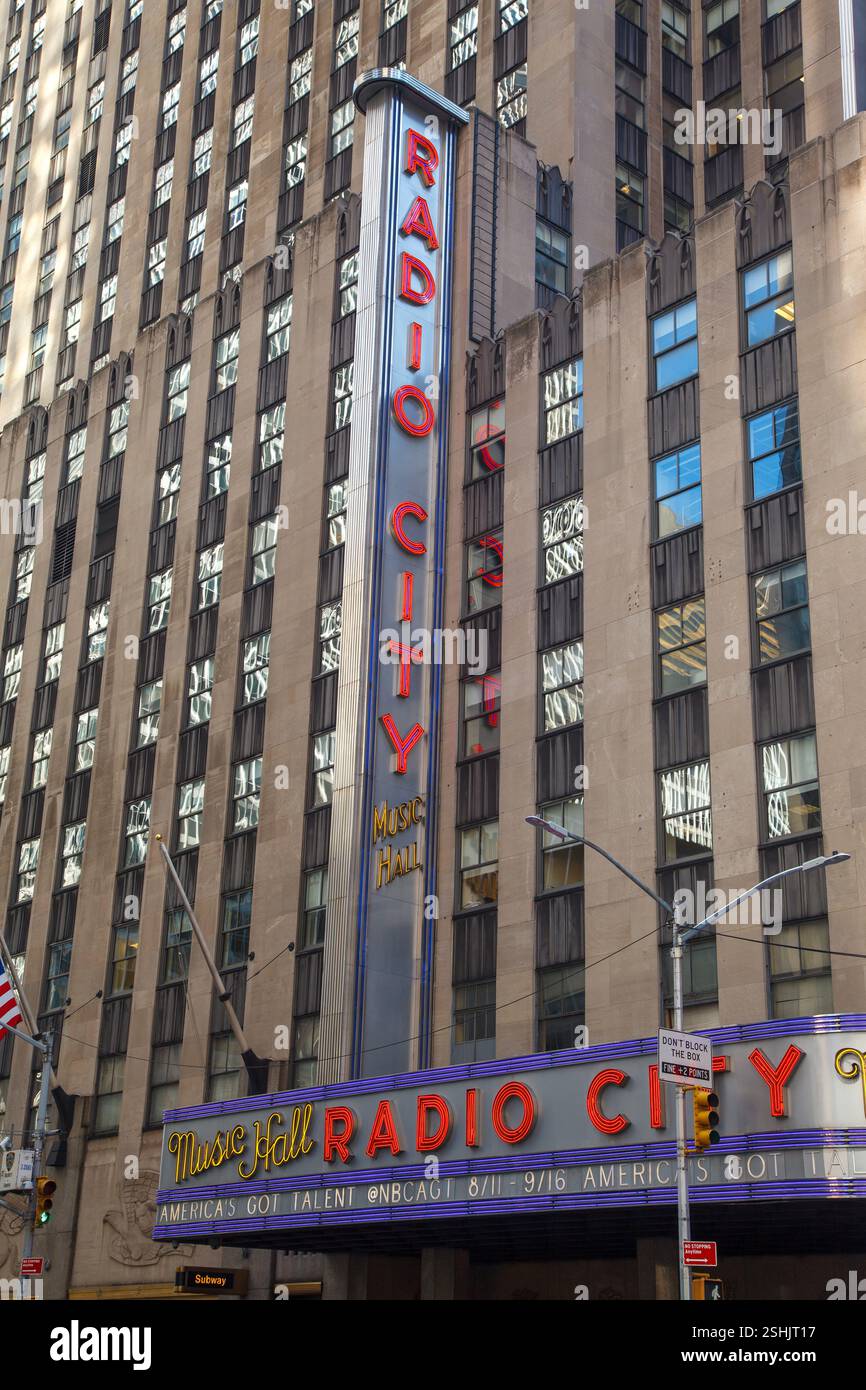 The Radio City music hall billboard at 6th avenue, Midtown Manhattan ...