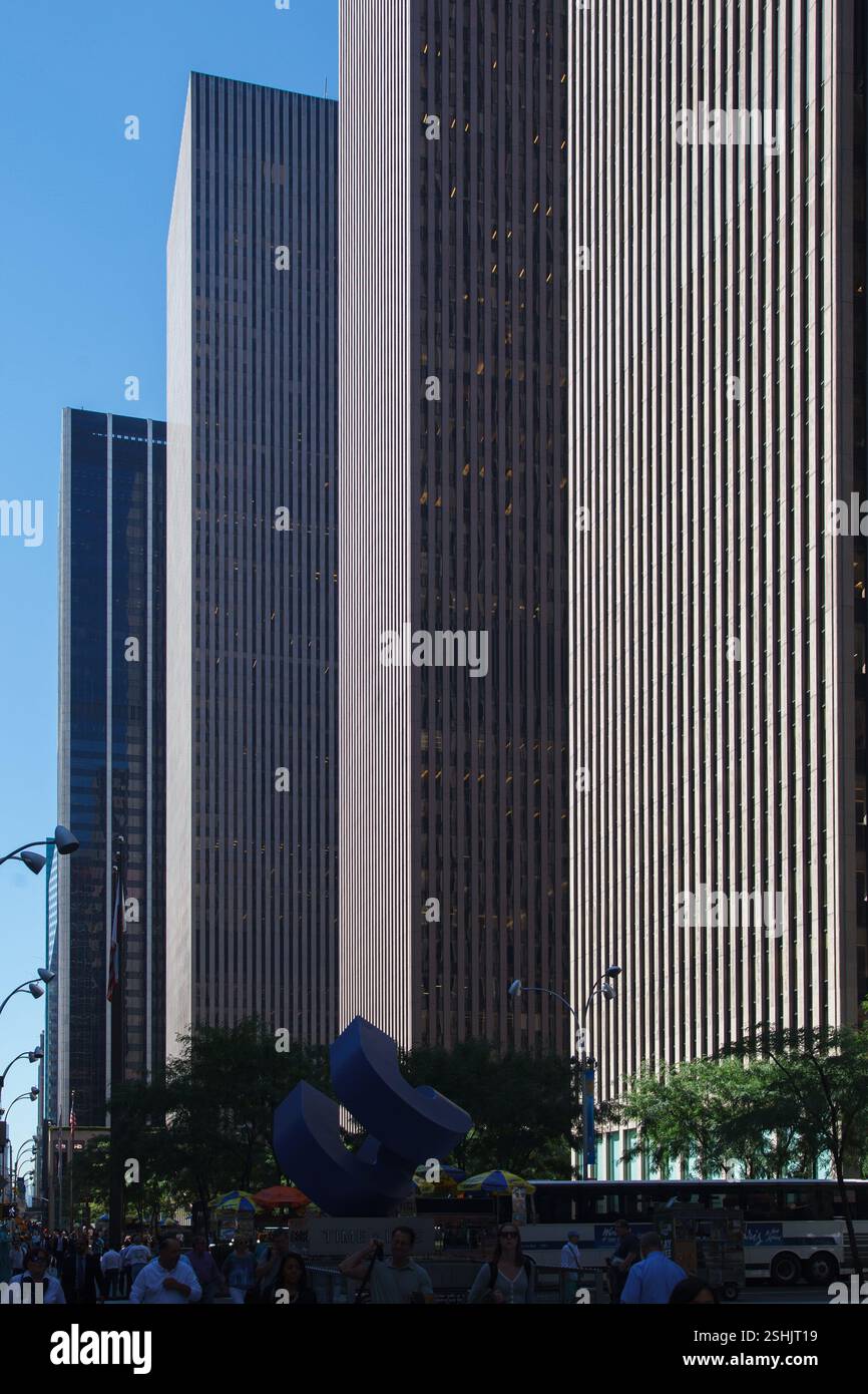 The 1221 Avenue of the Americas (sixth avenu) cuboid international ...