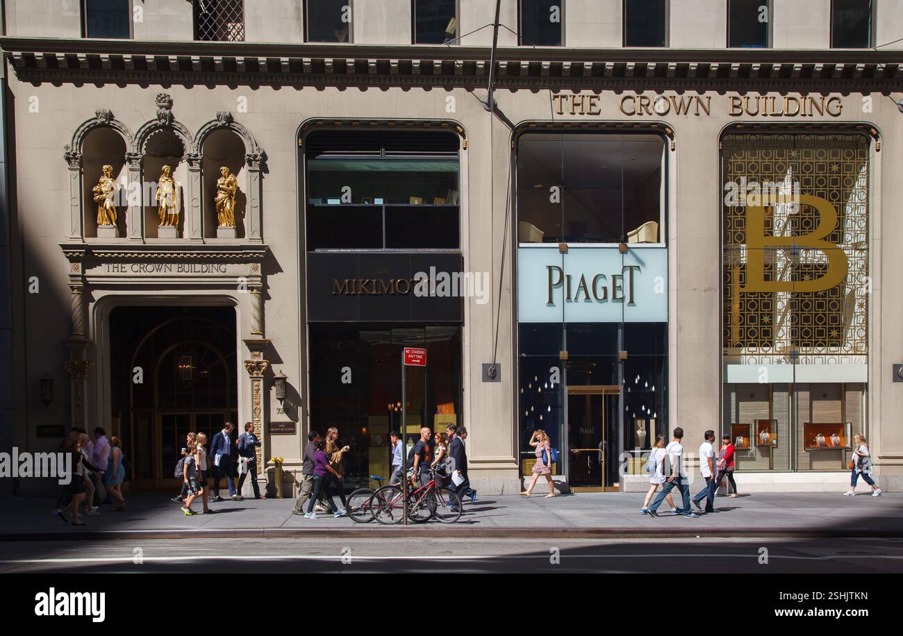 The Details of the ornate Crown Building facade in Fifth Avenue ...