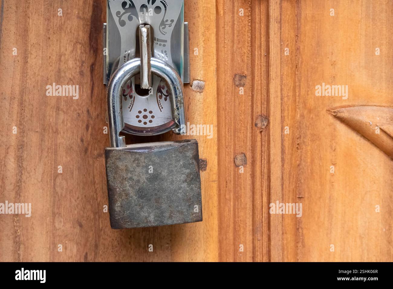 Wooden gate secured metal hi-res stock photography and images - Alamy