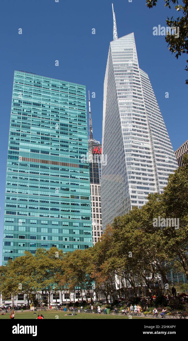 The WR Grace building and Bank of America in Bryan Park, Midtown ...