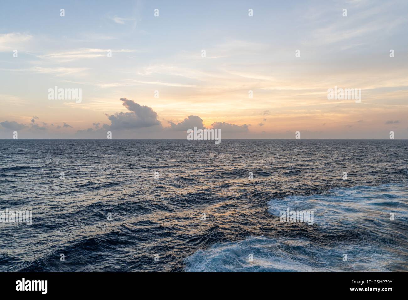 Cruise Ship wake in ocean gulf of Mexico Stock Photo - Alamy