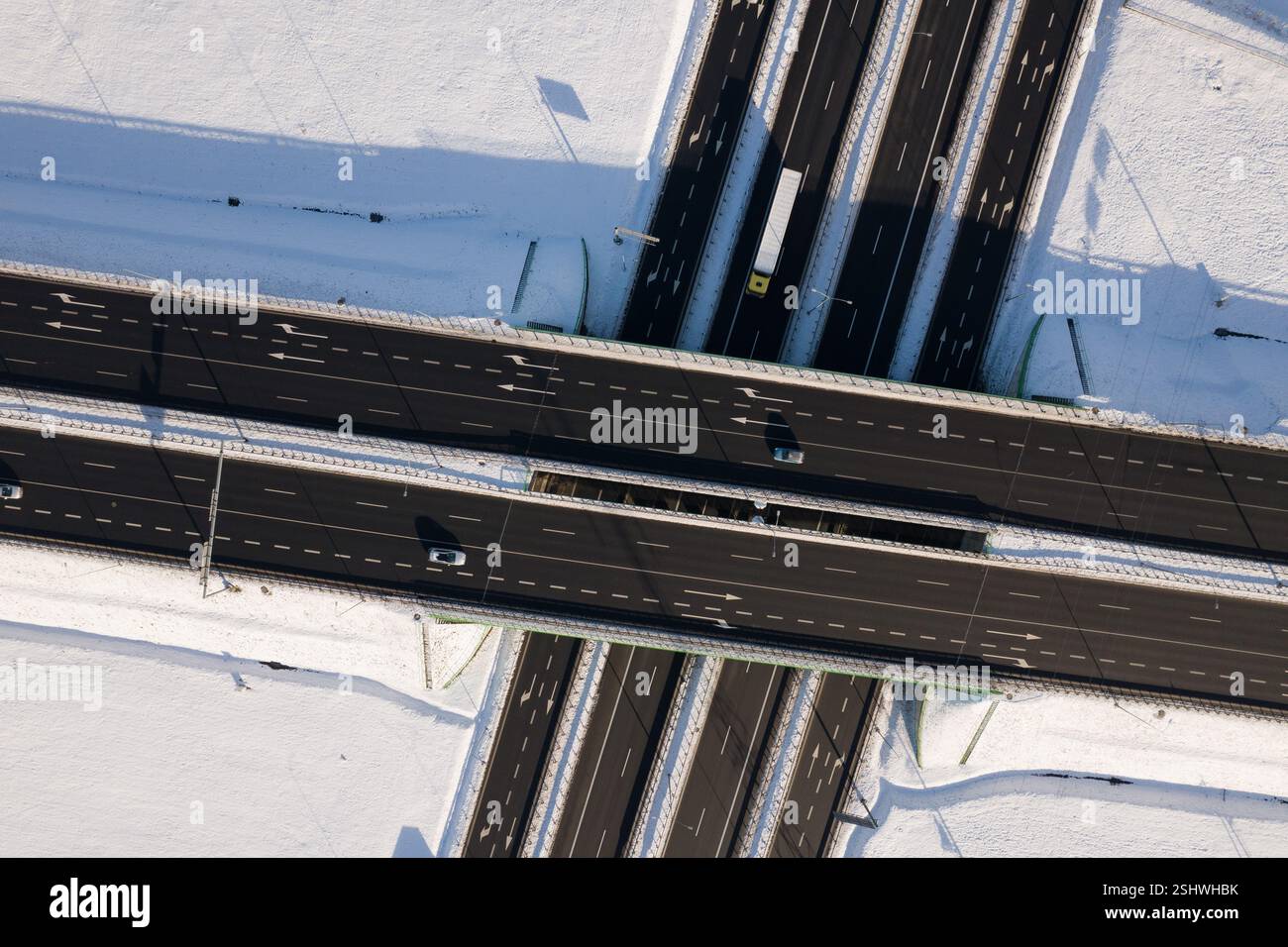 Top down highway hi-res stock photography and images - Alamy