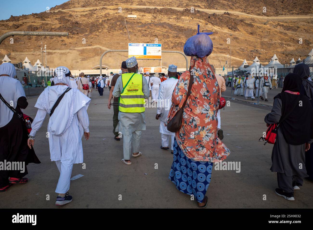 Mina, Saudi Arabia - June 18, 2024: Hajj pilgrims from Burkina Faso ...