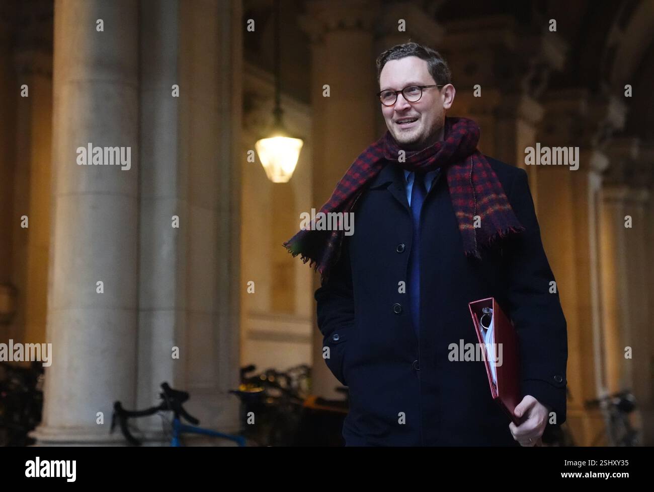 Chief Secretary to the Treasury Darren Jones arrives in Downing Street ...