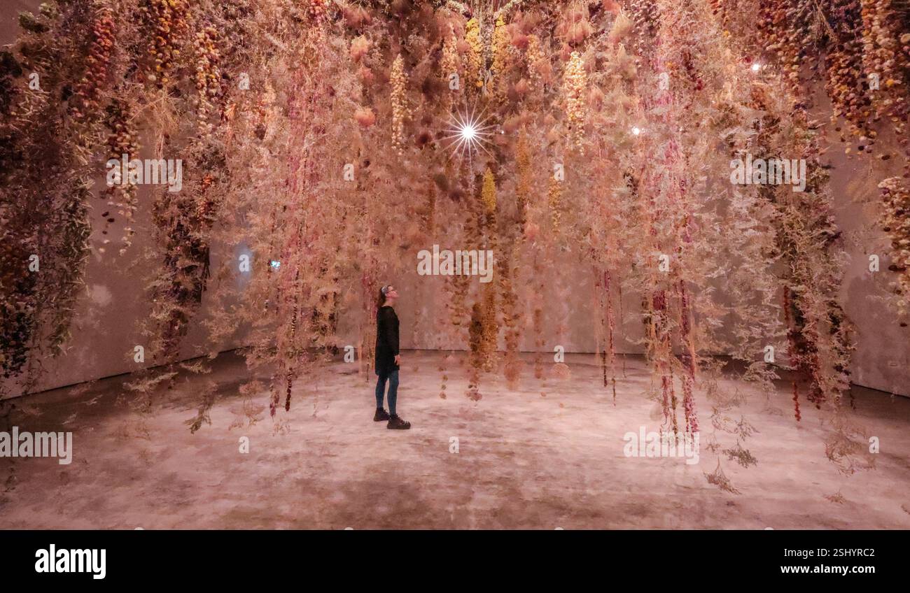 Saatchi Gallery,London 11 February 2025 La Fleur Morte, an awe ...