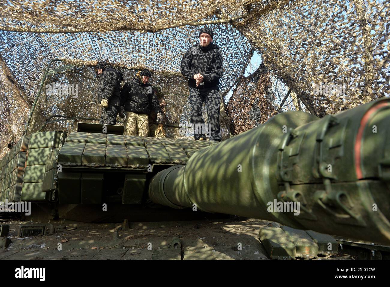 DONETSK REGION, UKRAINE - FEBRUARY 9, 2025 - Soldiers man a tank as the ...
