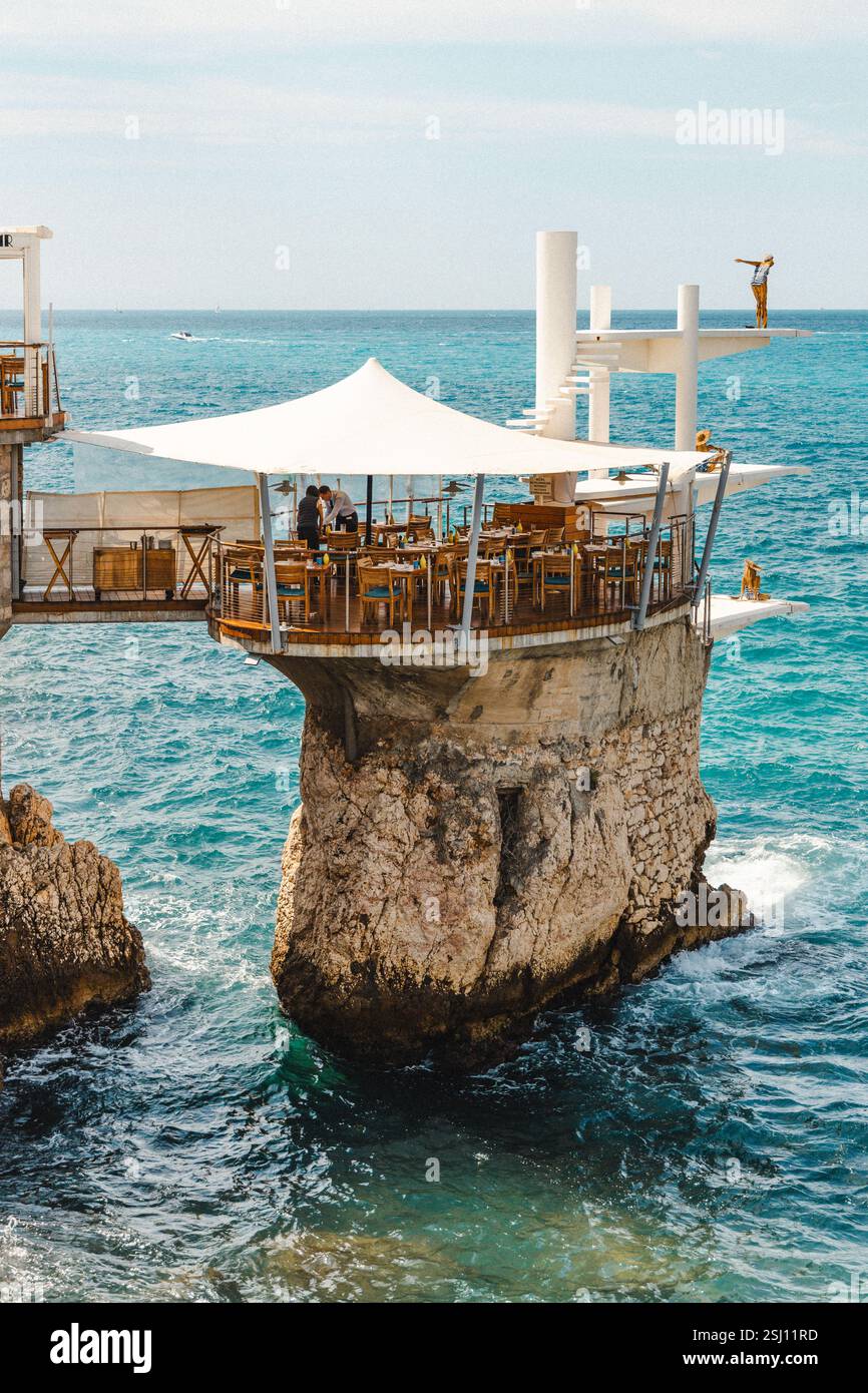 Le panoramic restaurant france hi-res stock photography and images - Alamy