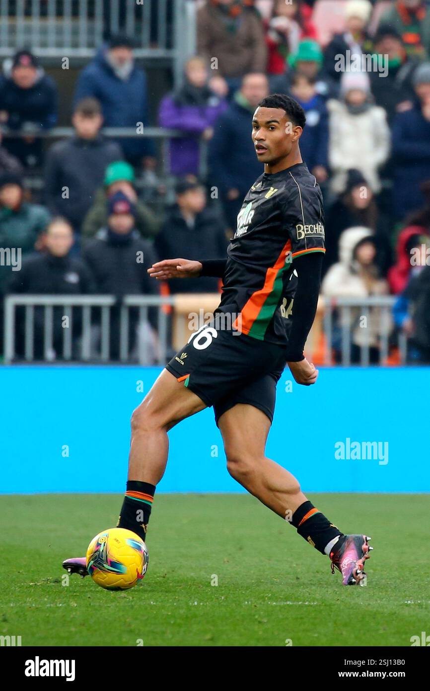 Venezia, Italia. 09th Feb, 2025. Venezia's Alessandro Marcandalli In ...