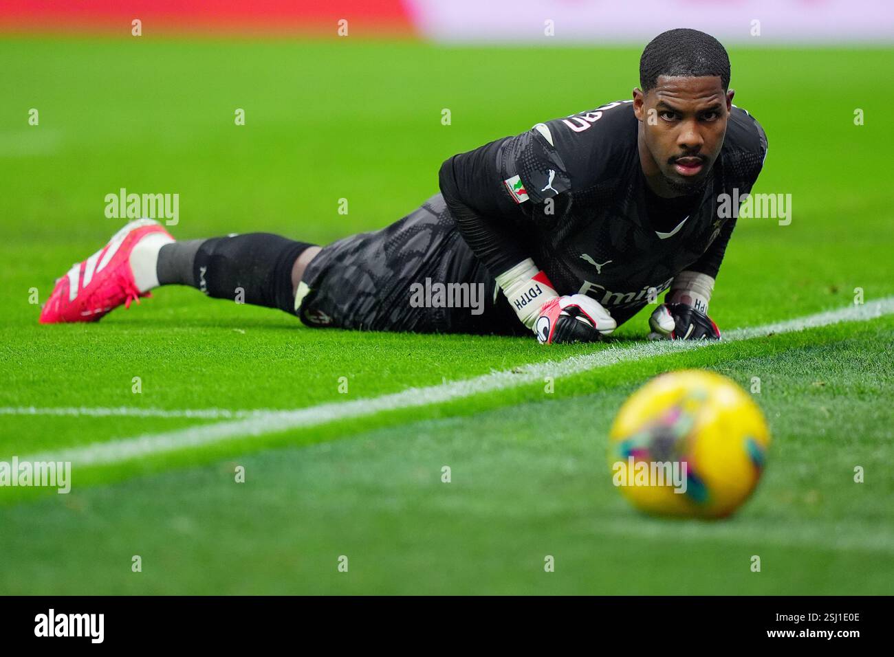 Milano, Italia. 05th Feb, 2025. AC Milan's goalkeeper Mike Maignan ...