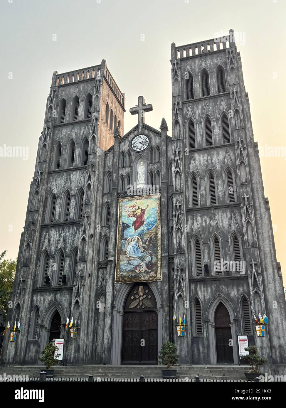 Gothic architectural masterpiece hi-res stock photography and images ...