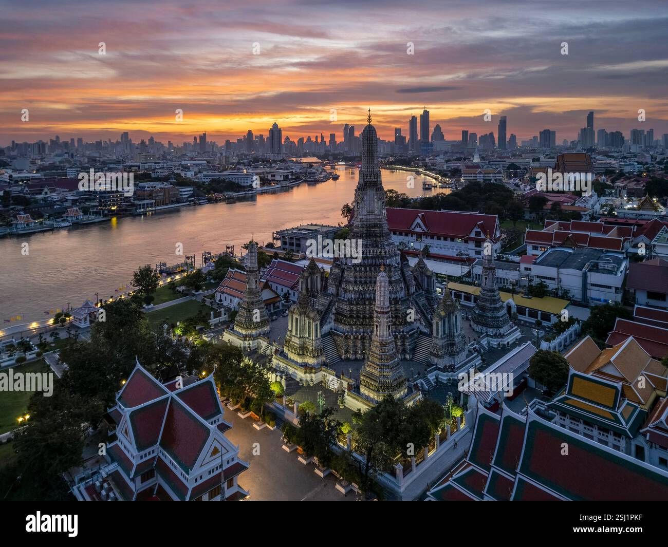 Aerial top view of Temple of Dawn or Wat Arun statue and Chao Phraya ...