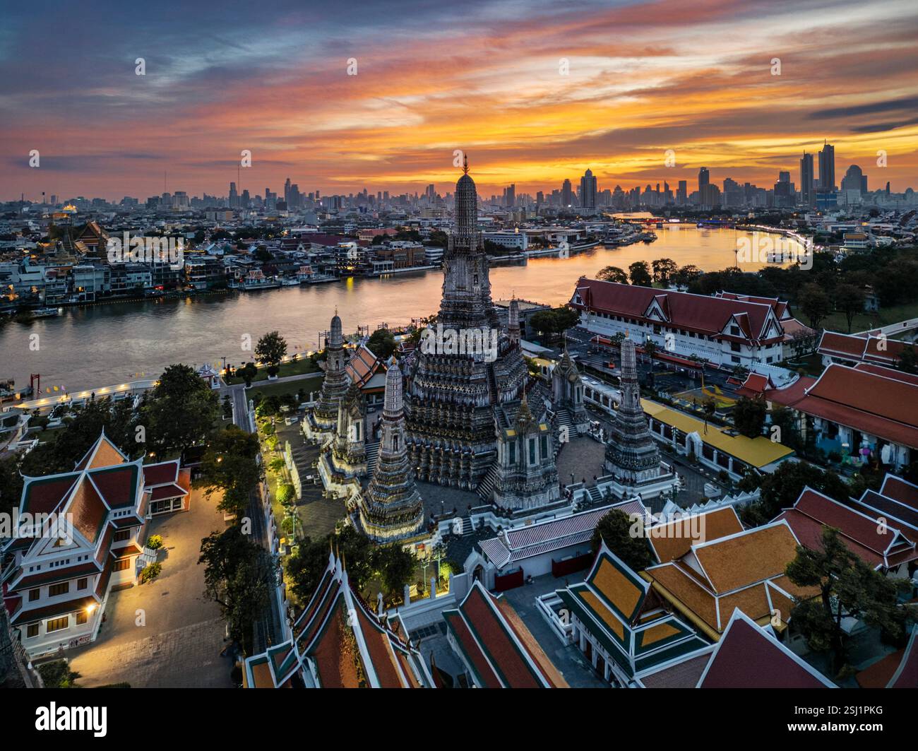 Aerial top view of Temple of Dawn or Wat Arun statue and Chao Phraya ...