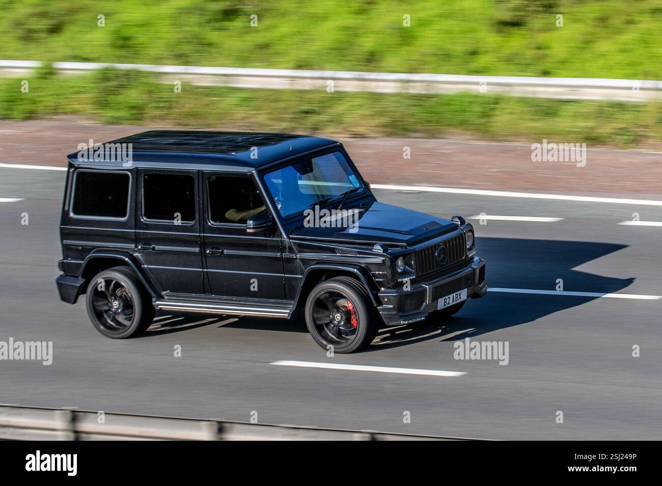 2011 Black Mercedes-Benz G350 Bluetec CDI Auto luxury SUV, 4x4 off-roading vehicle with a 3.0 ...