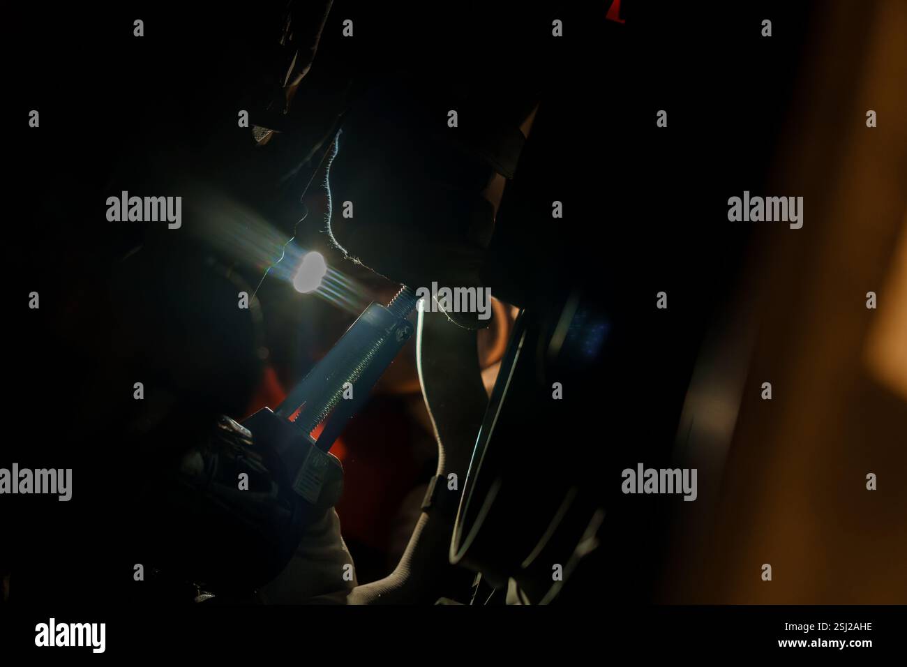 Mechanical troubleshooting hi-res stock photography and images - Alamy