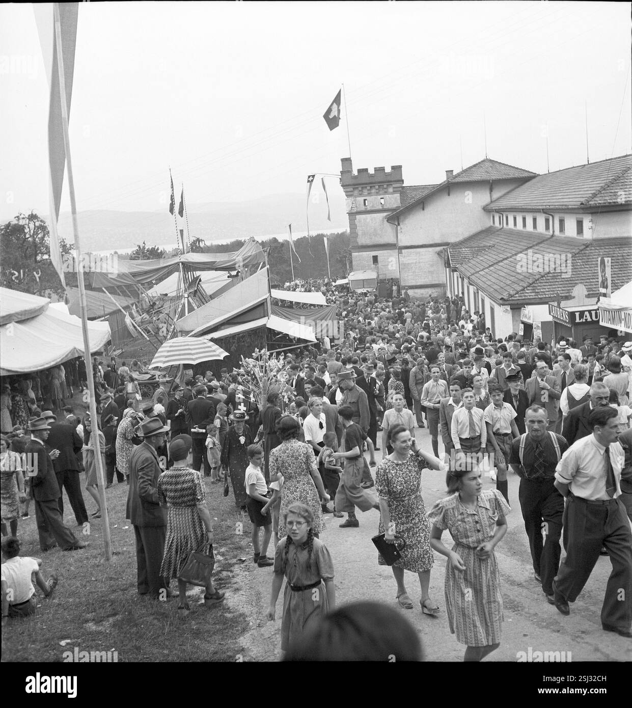 Zürcher Knabenschiessen 1943#Knabenschiessen of Zurich 1943 Stock Photo ...