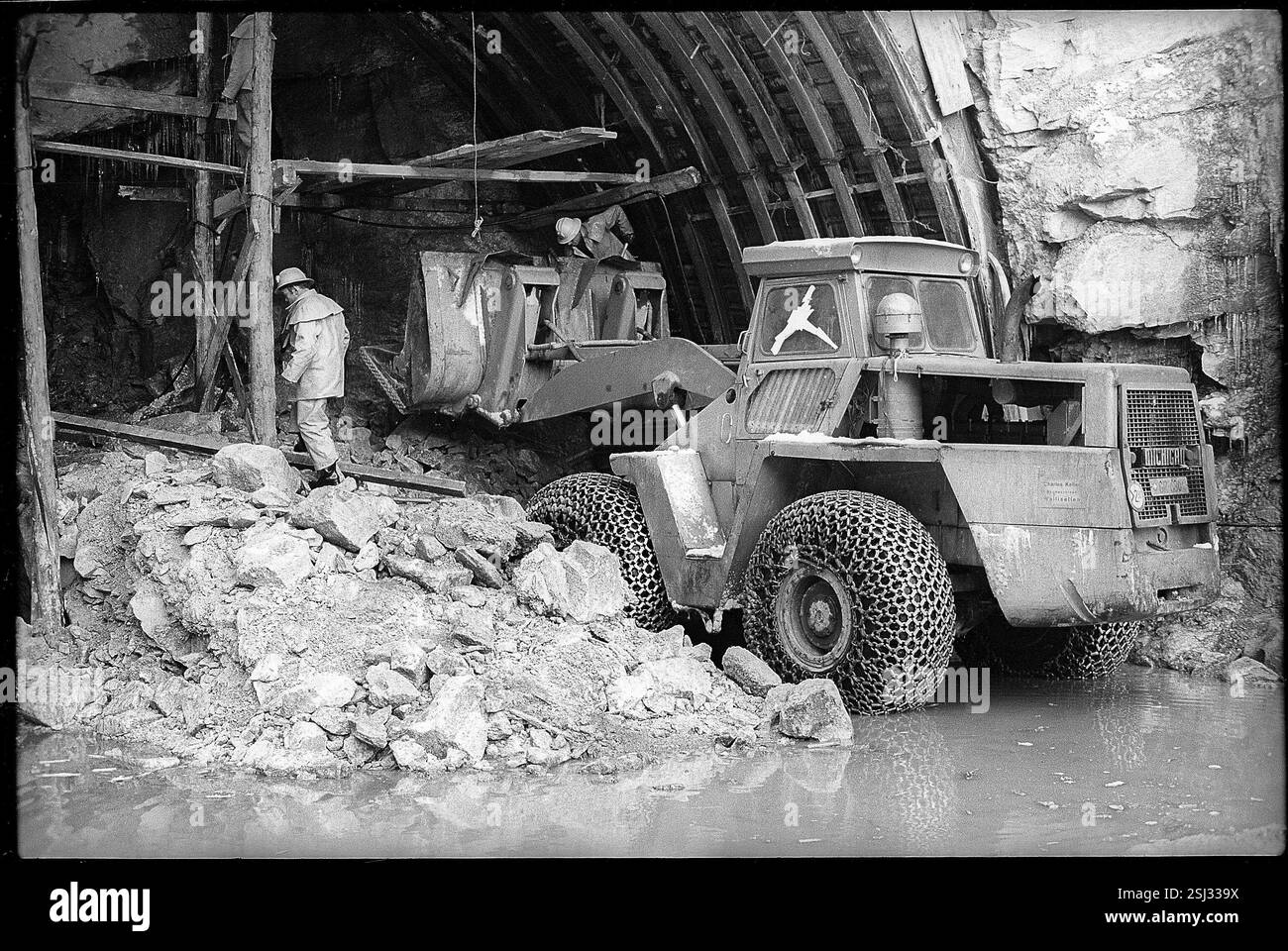 Roflaschlucht, Tunnelbau für San Bernardino-Strasse 1967#Rofla ravine ...