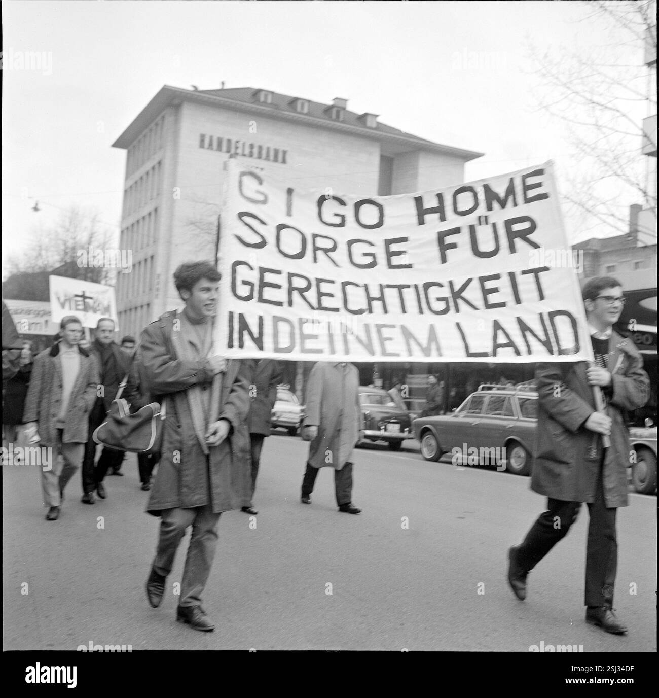 Protest gegen Krieg in Vietnam; 1976#Protest against war in Vietnam ...