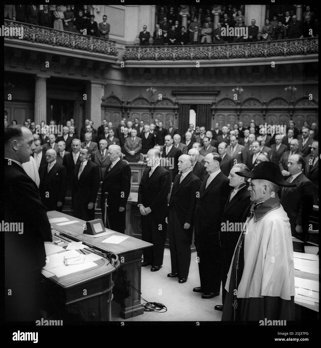 Vereidigung der Bundesräte und des Bundeskanzlers Oser; 1955#Federal ...
