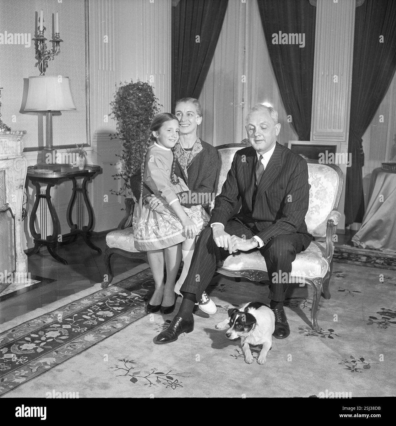 U.S.-Botschafter Robert McKinney mit Familie, 1961#U.S. ambassador ...