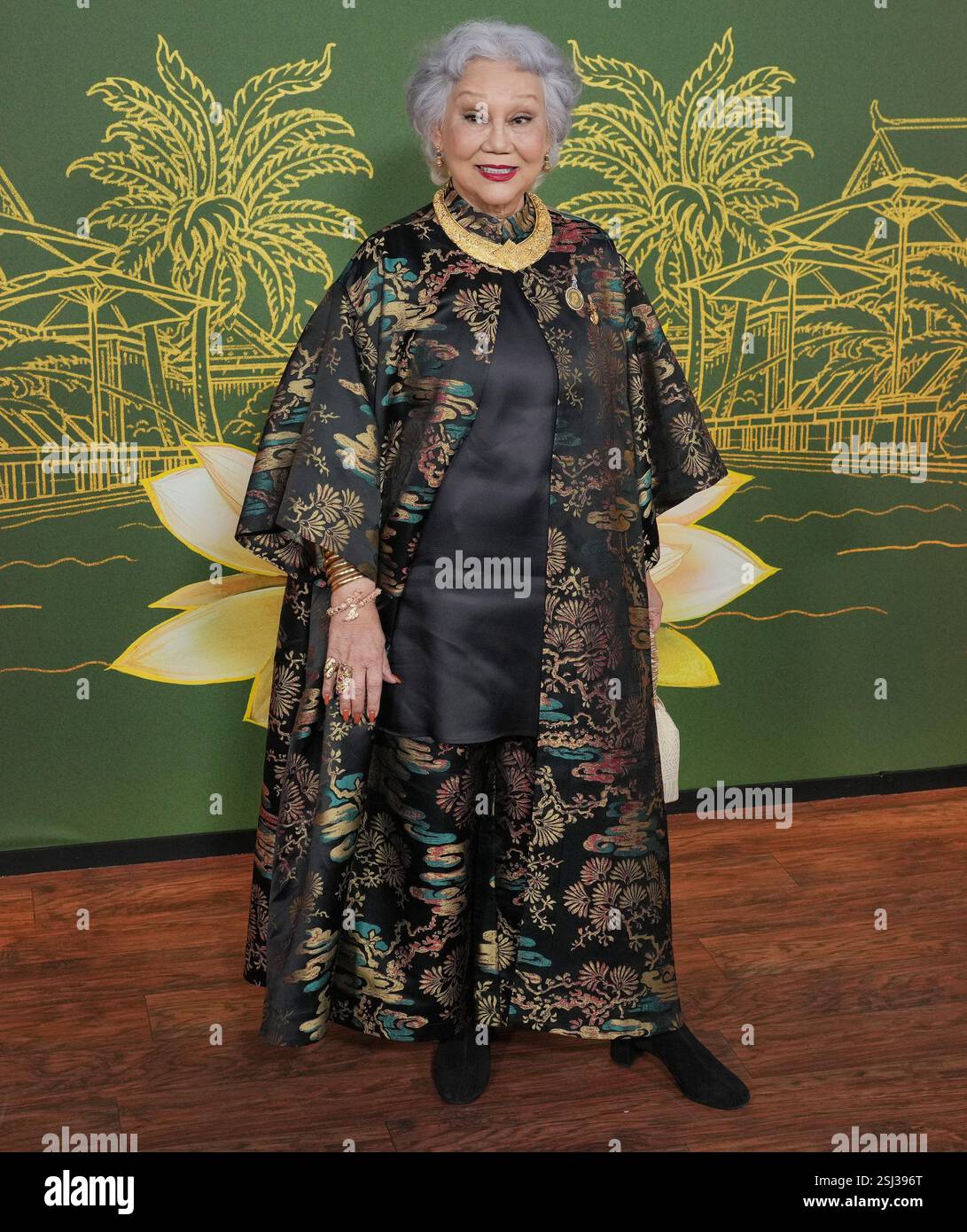 Los Angeles, USA. 10th Feb, 2025. Lek Patravadi arrives at the HBO ...